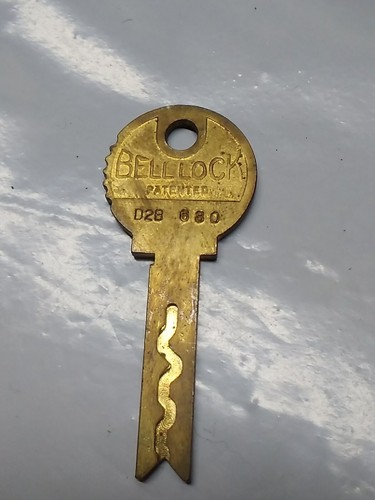 Bell Lock Key Antique Slot Machine Jukebox Penny Arcade # D2B680 D2B ...