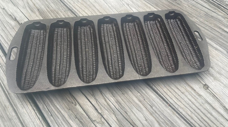 Lodge 27C Cast Iron Cornbread Corn Stick Muffin Junior Size Baking Pan ...