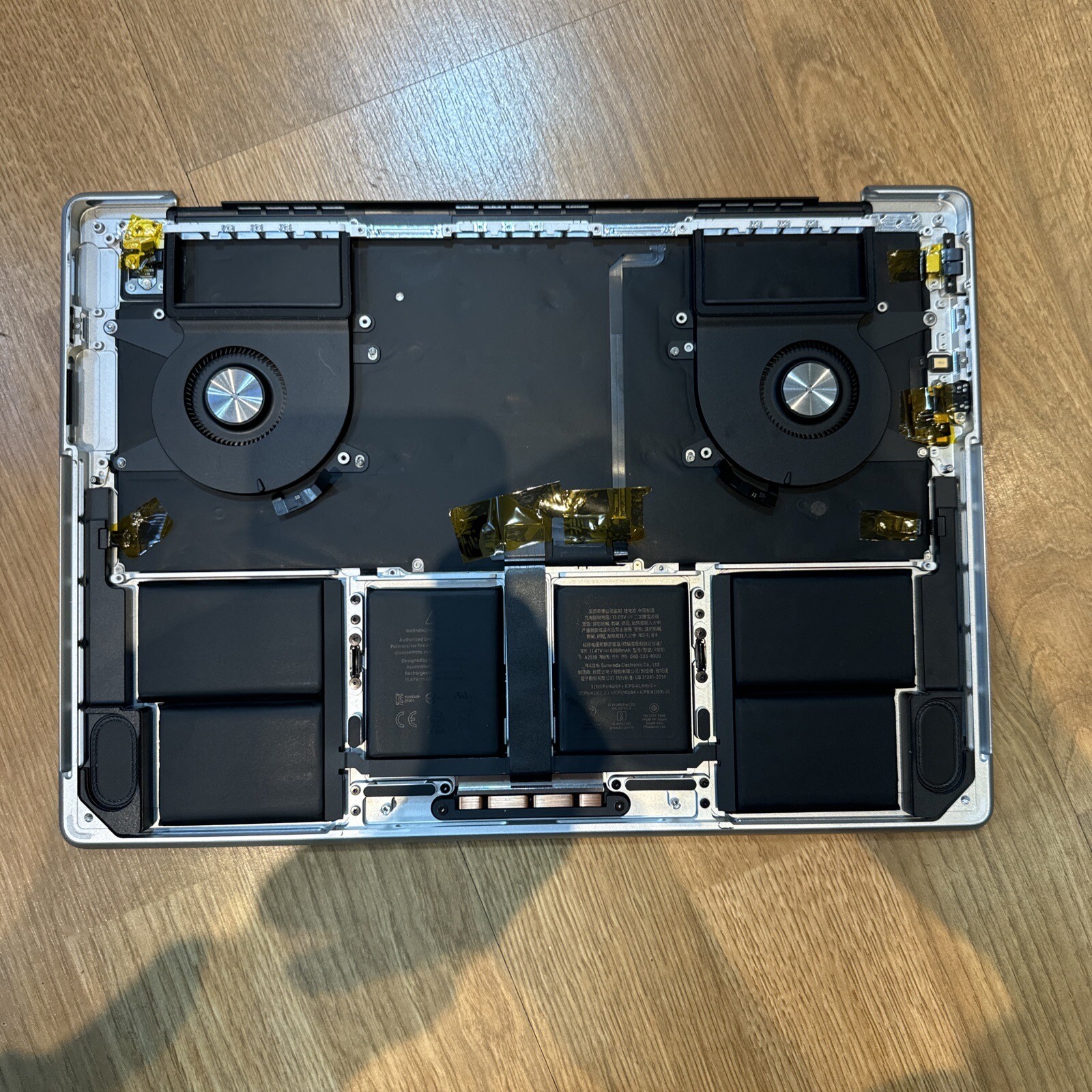 A2442 APPLE MACBOOK PRO 14" (M1 PRO, 2021) - TOP CASE (SILVER) - Good ...
