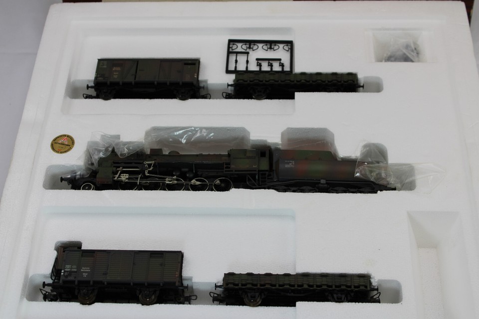 HO - Lilliput - WWII Transport - Camouflage Military Train Set 852 ...