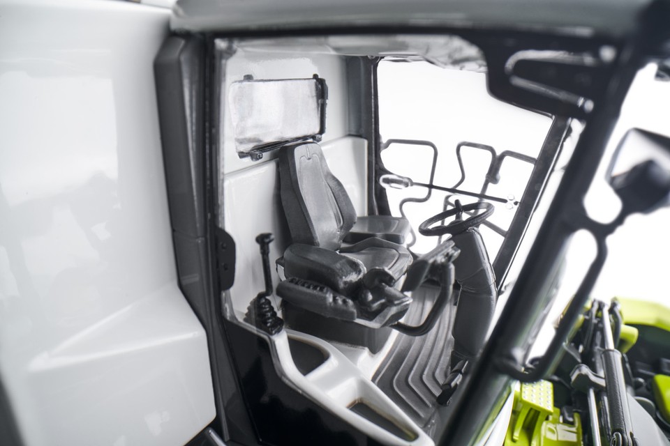 MARGE MODELS - CLAAS Evion 450 combine with Rovio 4.675FC coupe ...