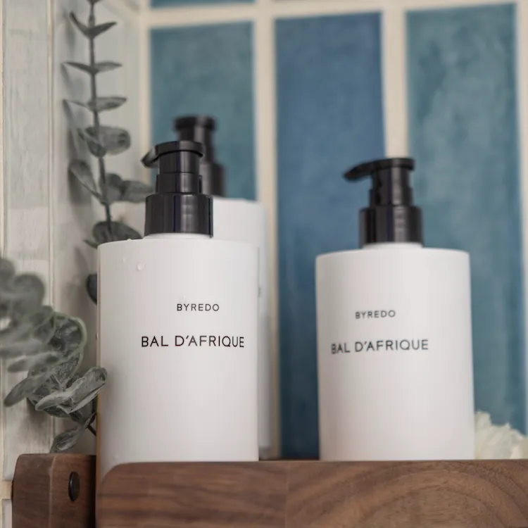 Byredo D'Afrique Shampoo & Conditioner & Body Wash Bundle Jumbo Pack ...