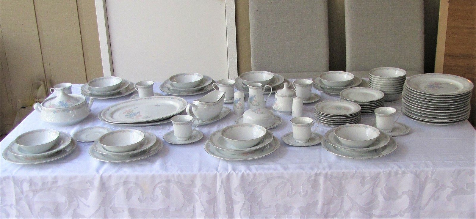 CENTER STAGE Illusions By Excel Service for 8 DINNERWARE SET free ship ...
