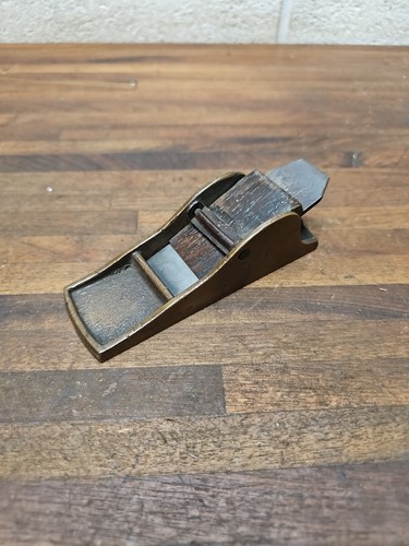 K915- Antique gun metal chairot block plane w/ sandusky cutter ...