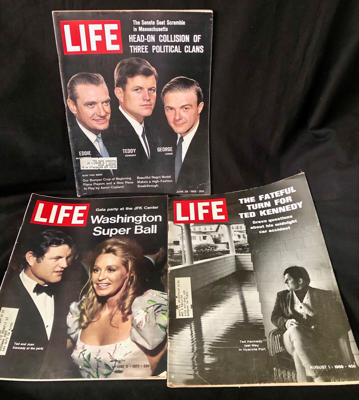 KENNEDY MAGS (JFK- JACKIE- RFK- TED) + 1968 "RFK SHOT" NEWSPAPERS (Lot ...