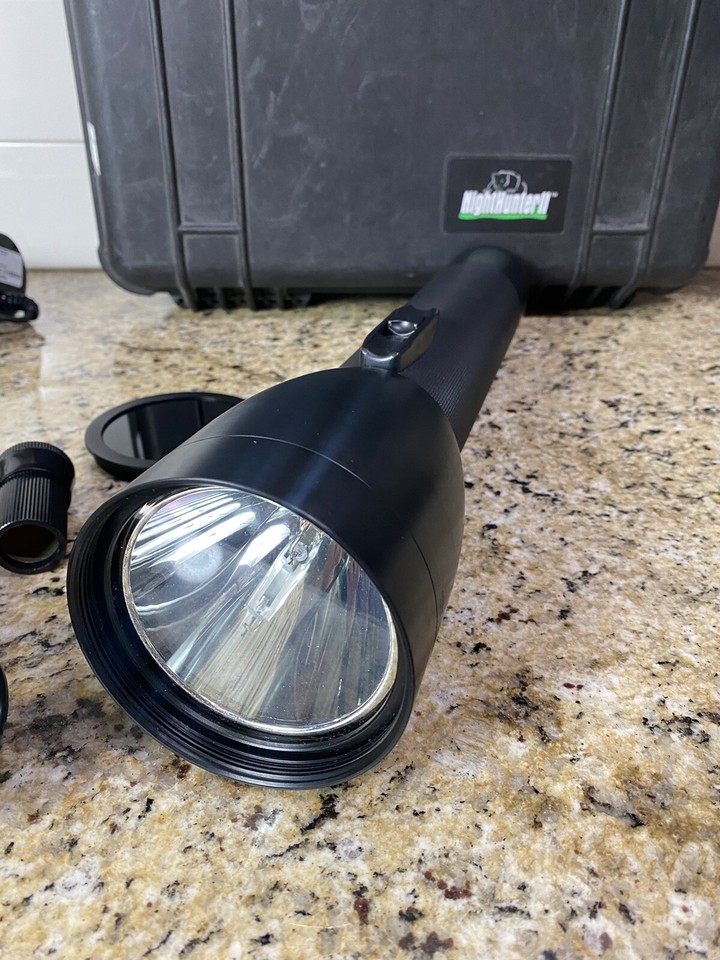 Xenonics Nighthunter 2 Ultra-High Intensity Searchlight W/ Fast Charger ...