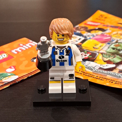 2011 Lego – Minifigures – Series 4 – Soccer Player #11 | eBay