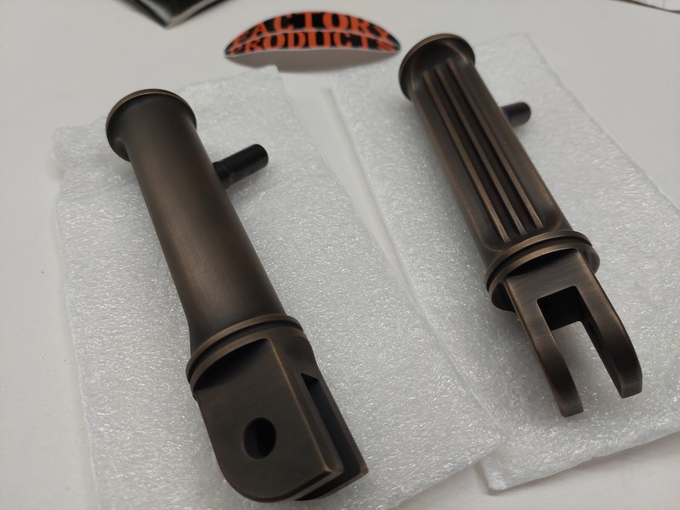 GENUINE HARLEY DAVIDSON Brass Rider Footpegs with Wear Peg 50500690 | eBay