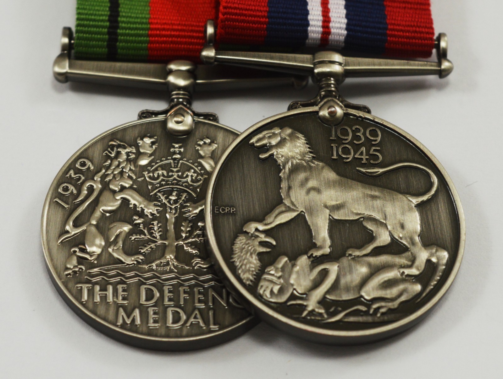 Pair of Full Size Replica WW2 Service Medals. 1939-1945 Defence, George ...
