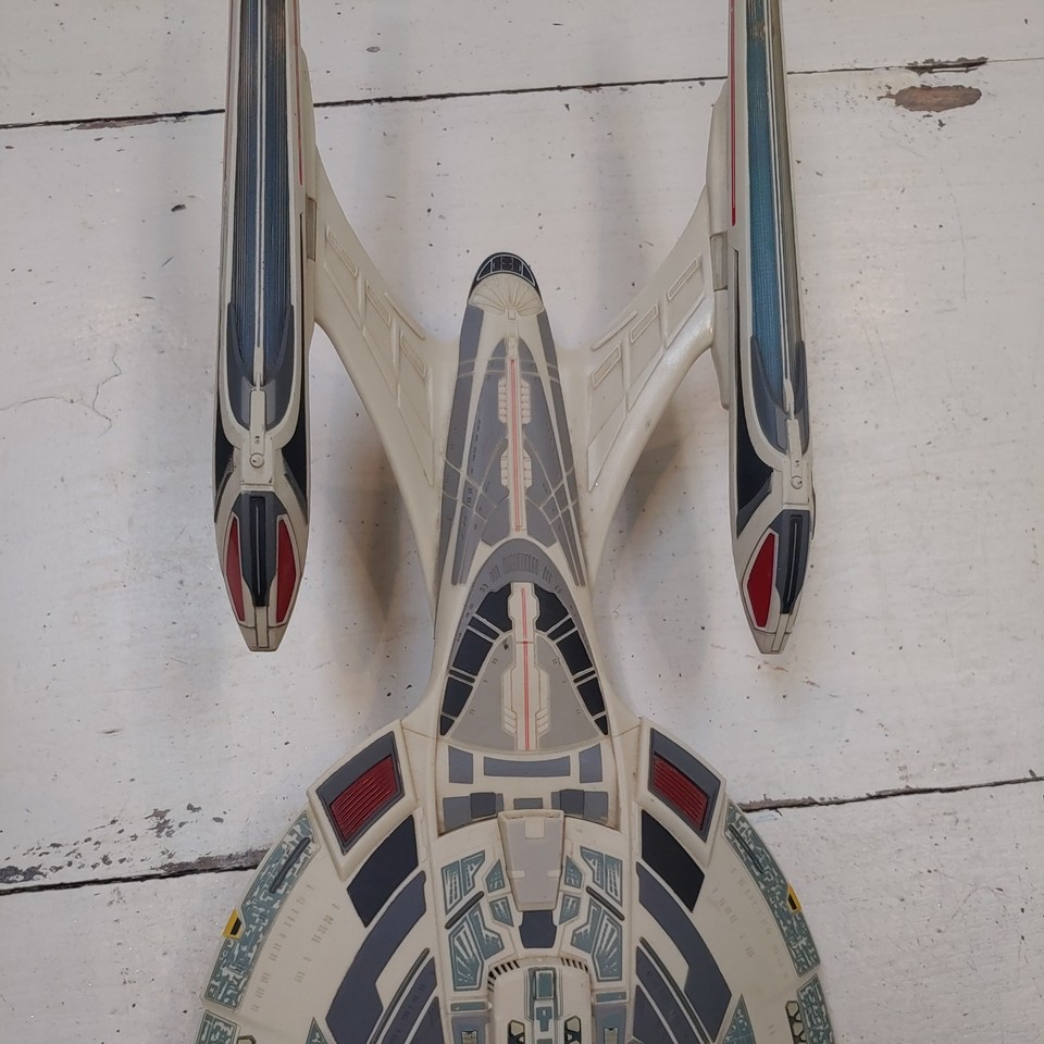 Art Asylum Star Trek USS Enterprise NCC-1701-E NO STAND *READ* | eBay