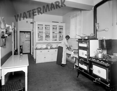 Vintage Chambers Fireless Gas Range in Mr Walker Kitchen Year 1919 ...