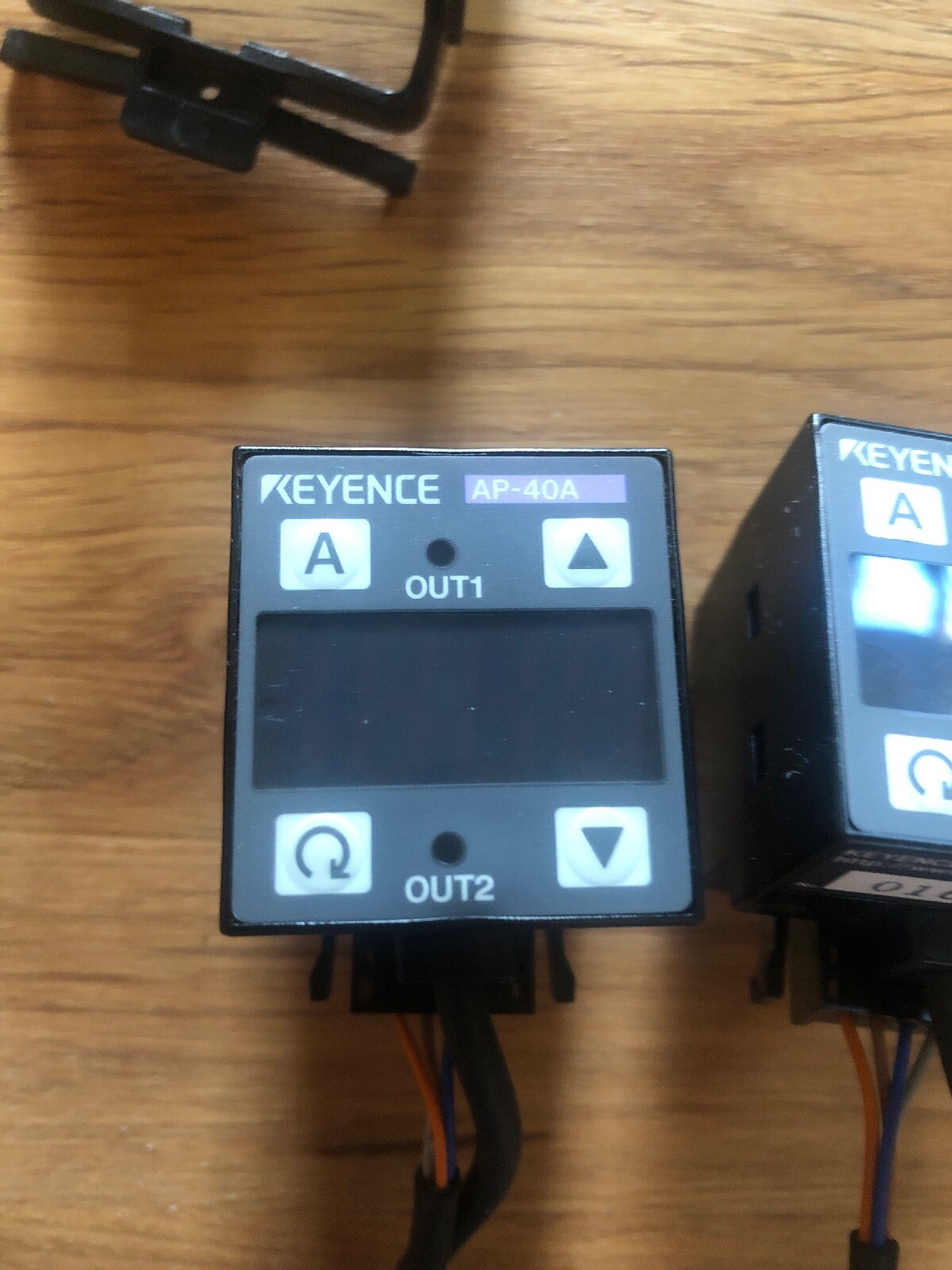 LOT Of 2 KEYENCE AP-40A SERIES SEPARATE AMPLIFIER PRESSURE SENSOR | eBay