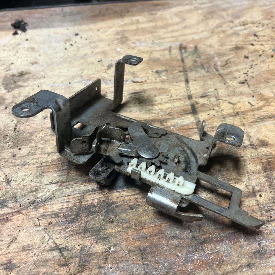 Briggs and Stratton control bracket used 597209 | eBay