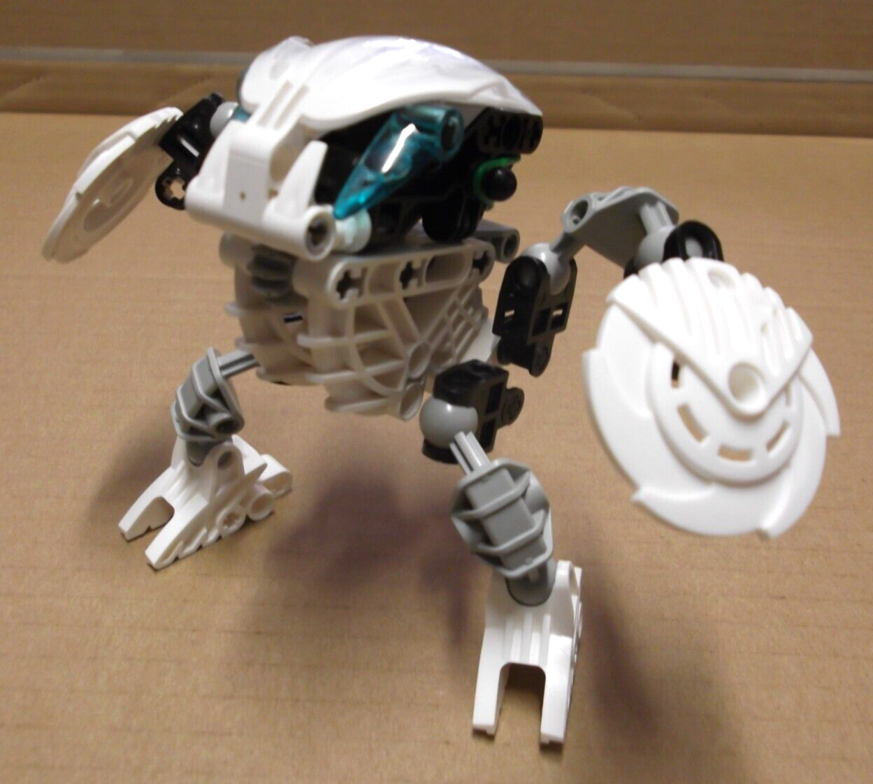 LEGO Bionicle Kohrak Figure 2002 Model No: 8565 Checked and Complete ...