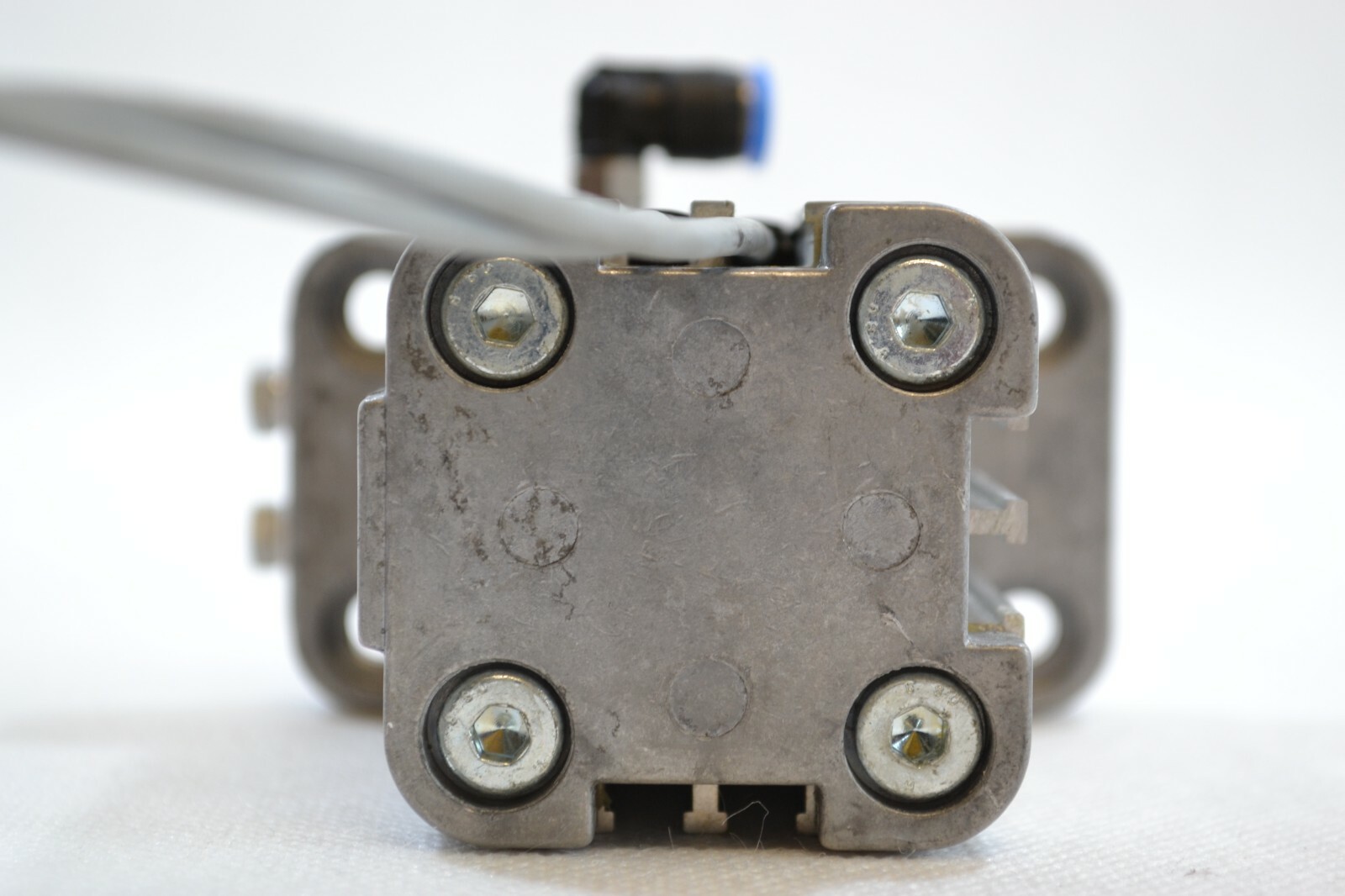 Festo STAF-32-20-P-A 164890 Stopper Cylinder + 2 x 574337 Proximity ...