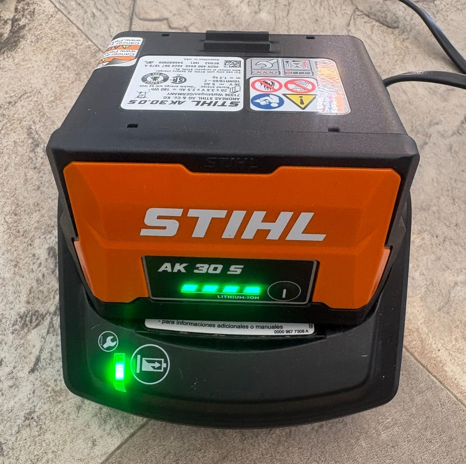 Stihl AL101 Battery Charger 78W for AK10, AK20, AK30; AP200, AP300S ...