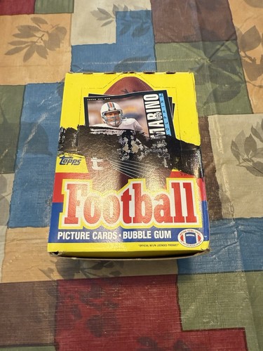 1985 TOPPS Football WAX BOX Sealed Packs . Moon HOF RC Year Montana ...