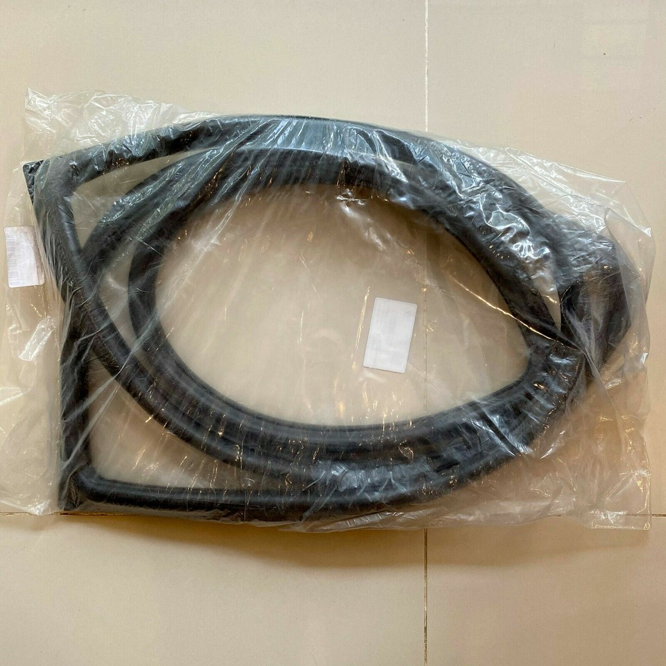 1979-1983 Toyota Hilux Pickup RN30 LN40 Rear Weatherstrip Back Window ...