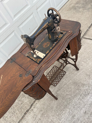 1905-1915 Free No. 5 in Oak Cabinet Treadle Sewing Machine - RARE ...