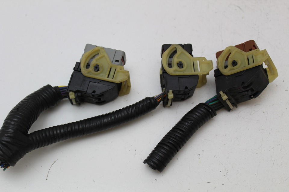 2016 Ford Fiesta Engine ECU ECM Wire Harness Connectors ONLY ...