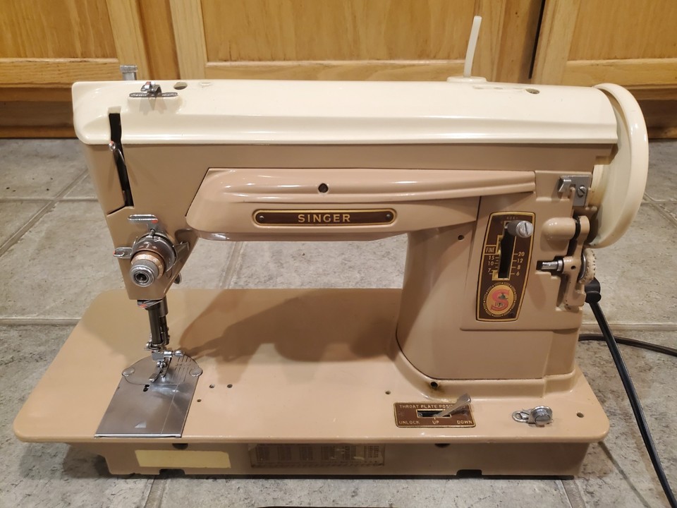 Vintage Singer Model 404 Slant Needle Sewing Machine Works Great w ...