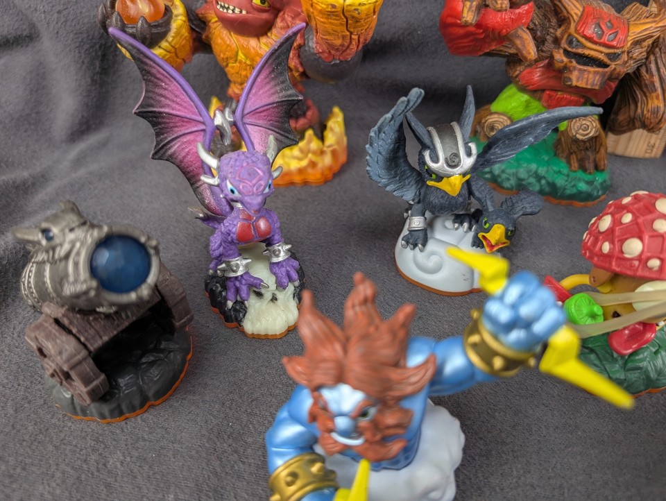 HUGE Lot Of 15 Activision Skylanders Character Figures Mixed Series | eBay