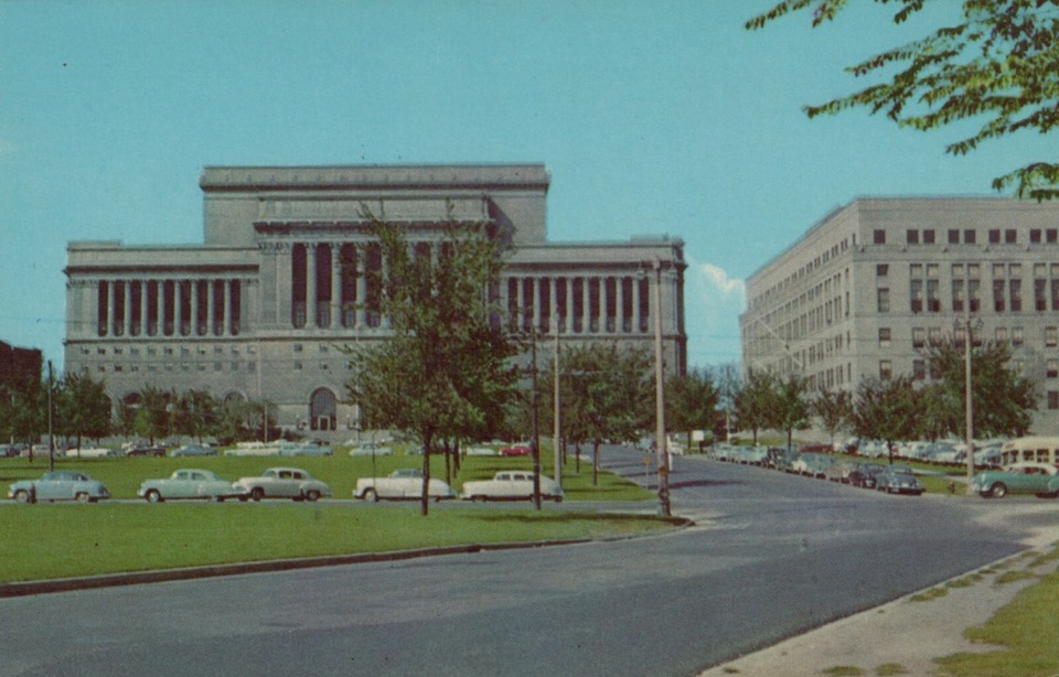 Mac Arthur Square Court House Milwaukee Wisconsin Chrome Vintage ...