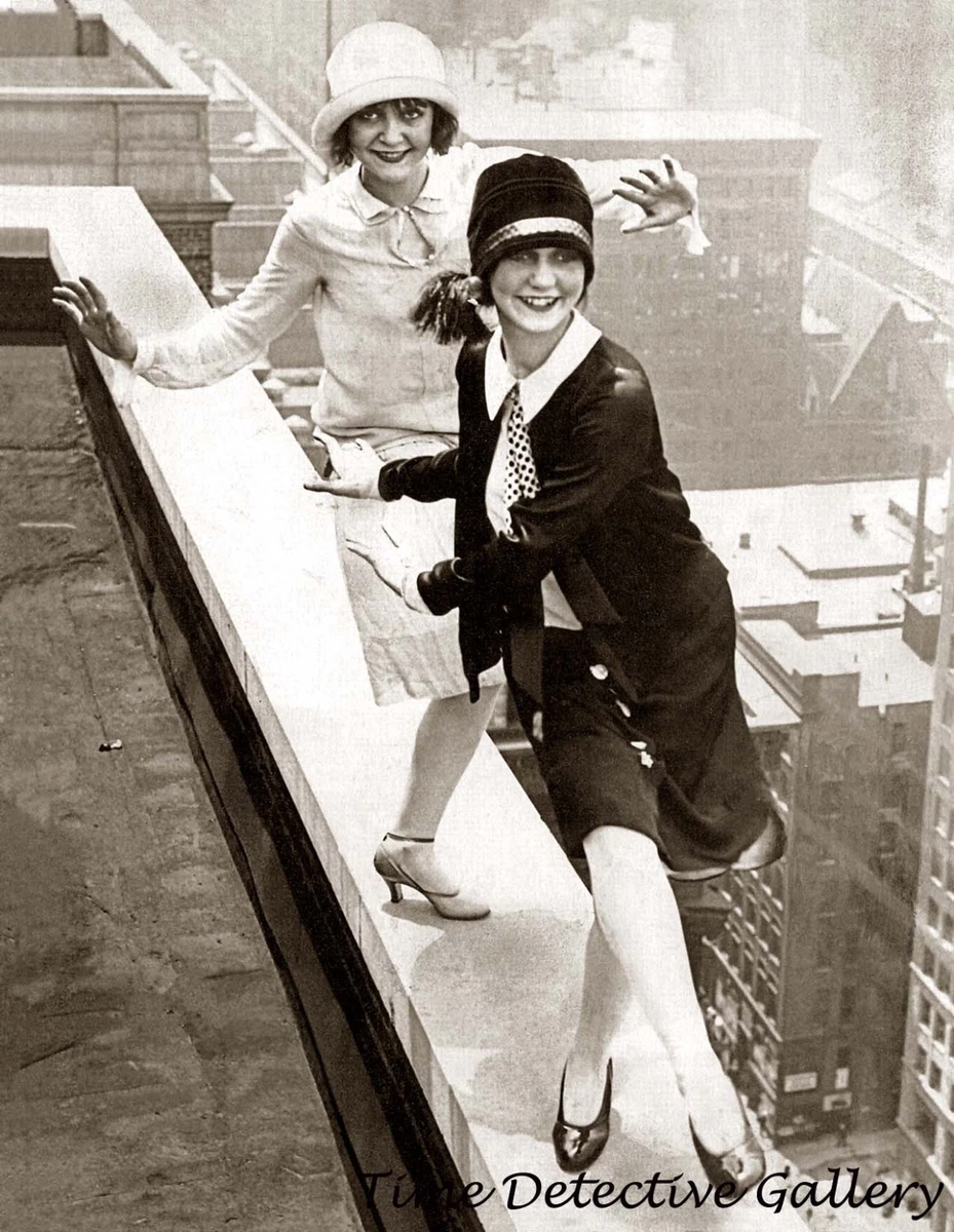 Roaring 20s Flappers