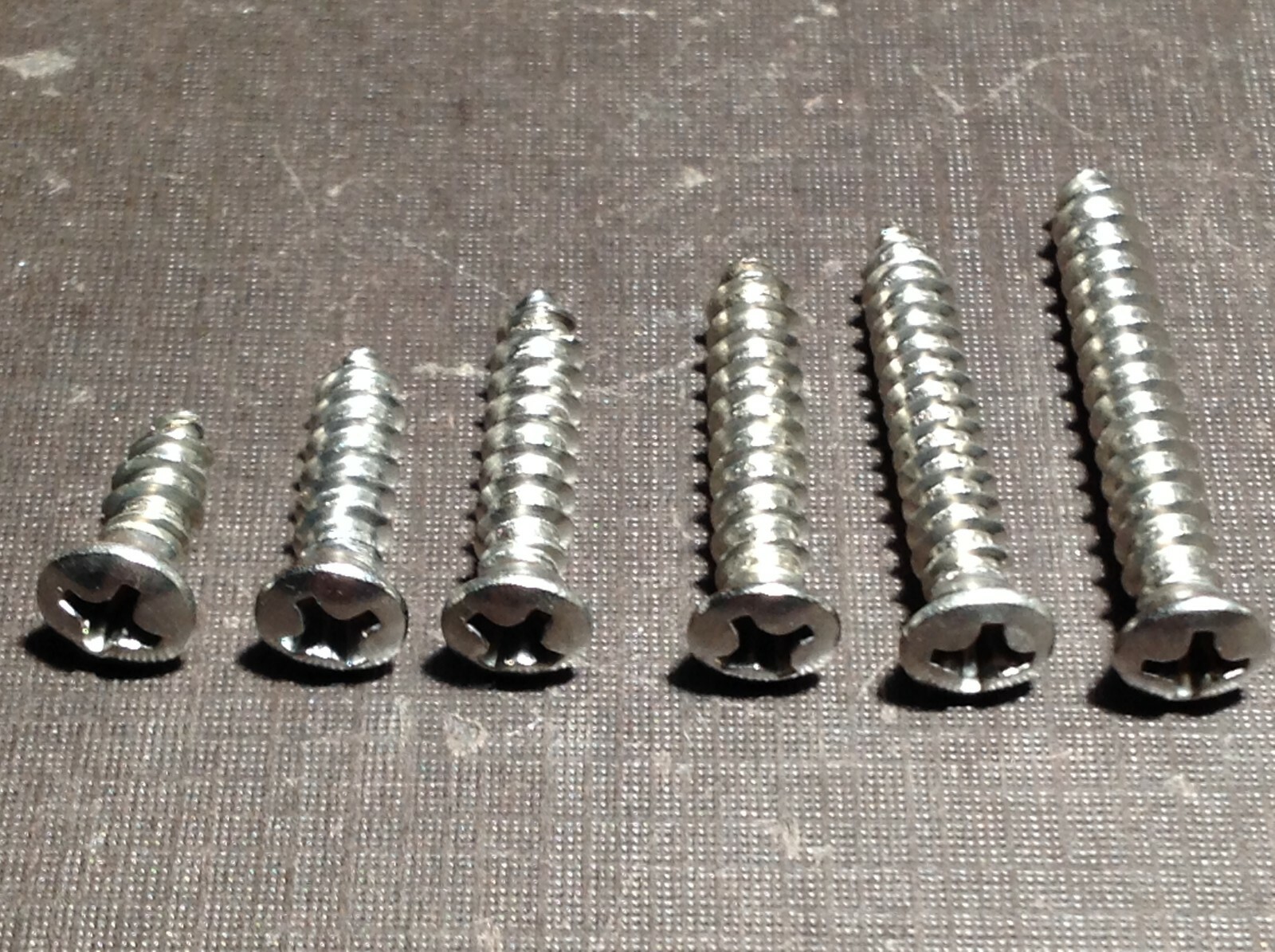150pc GM #8 w/#6 phillips oval head stainless garnish moulding screws ...