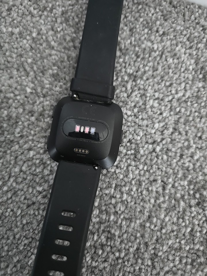 Fitbit Versa Model FB505 Health Fitness Smartwatch *screen Fault ...