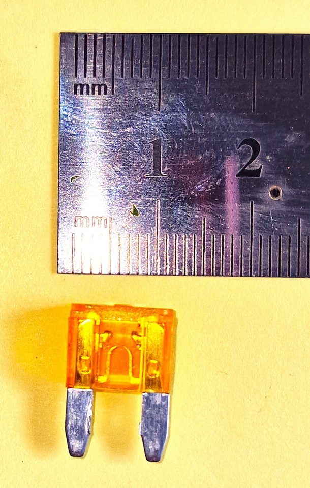 5amp ORANGE MINI FUSES 11mm LONG SMALL SPADE FUSE PACKET OF 5 5amp 405 ...