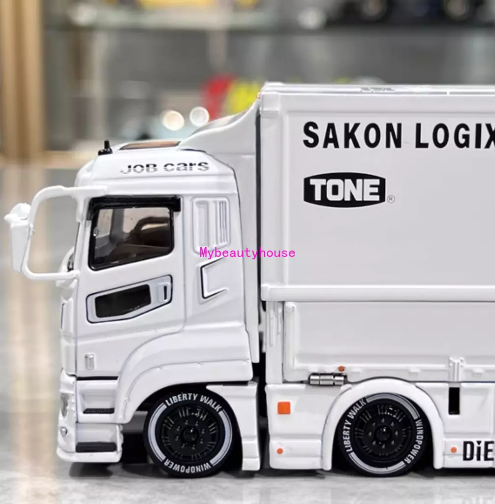 GCD 1:64 White LB Fuso Super Great Transport Truck Model GCD 1:64 White LB Fuso Super Great Transport Truck Model