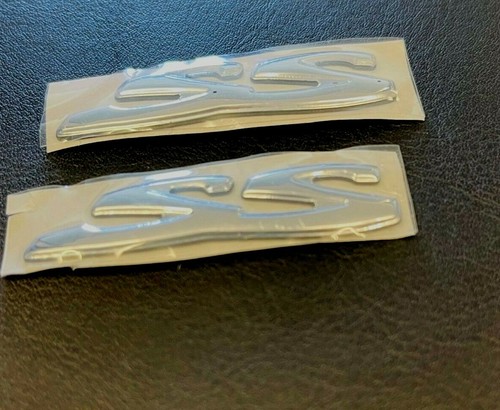 2 X SS DECAL BADGE SUIT COMMODORE VE VF VU VT VY VZ SEDAN/UTE | eBay ...