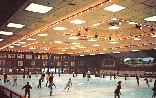 REDWOOD EMPIRE ICE ARENA Santa Rosa, CA Snoopy's Skating Rink Vintage ...