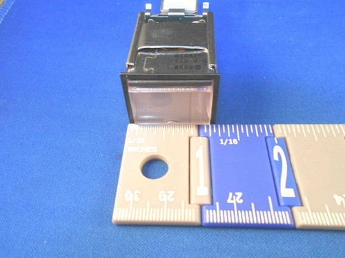 B10A3-1A090 MASTER SPEC. PUSH SWITCH LIGHT AMBER LIGHT 30.0 DC NEW OLD ...