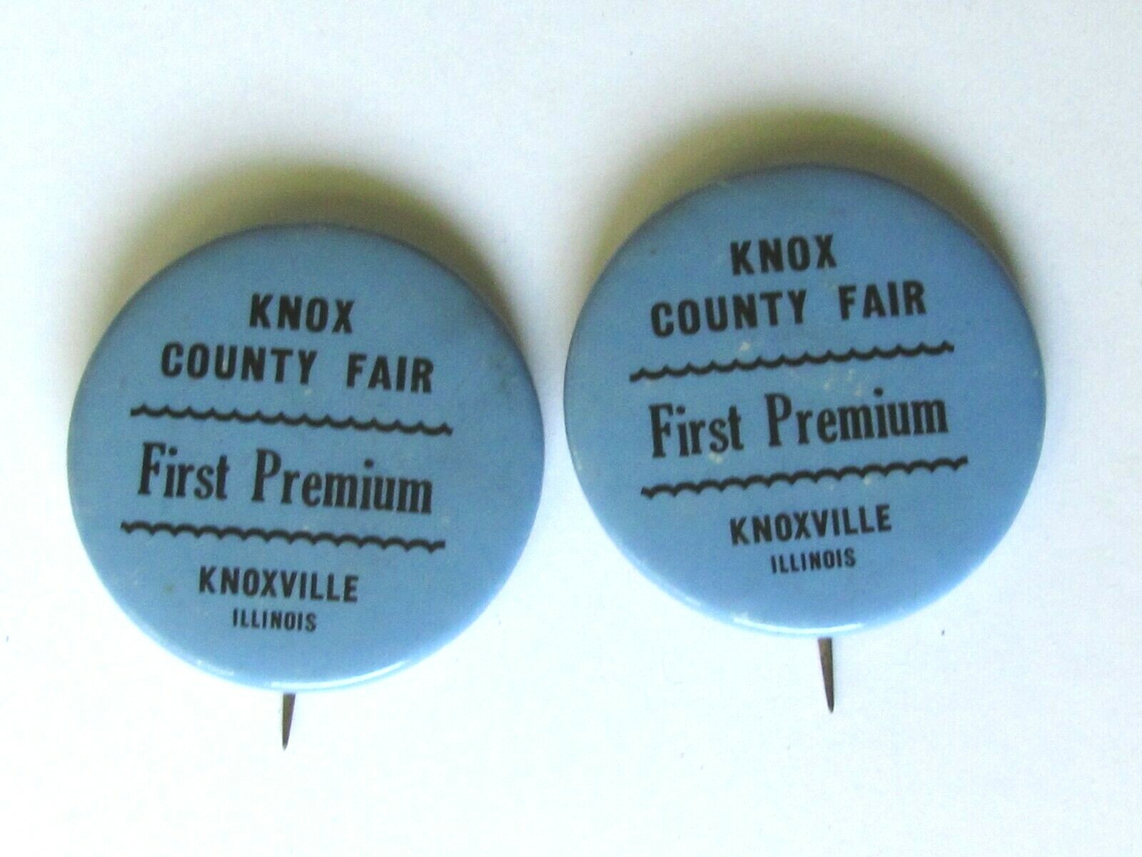 2 VINTAGE BUTTON PINS KNOX COUNTY FAIR FIRST PREMIUM KNOXVILLE ILLINOIS ...