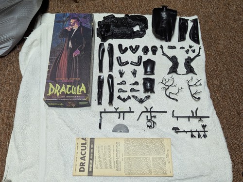 Aurora 1962 DRACULA Plastic Model Kit #424-98 UNBUILT/COMPLETE IN BOX ...