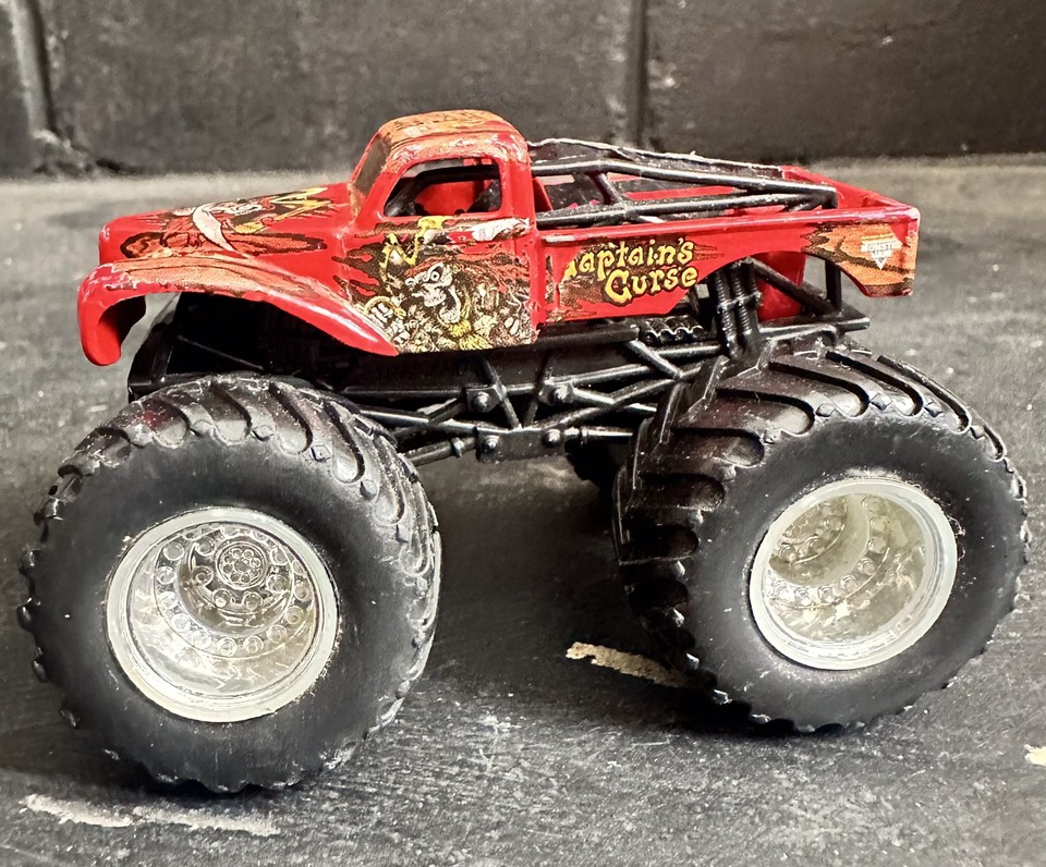 Hot Wheels Monster Jam Captains Curse Monster Truck 1:64 2007 Freestyle ...