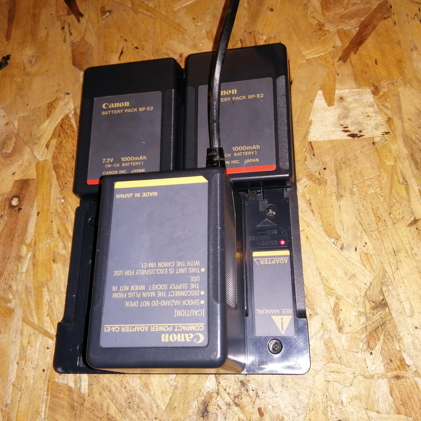 Vintage Canovision 8 Canon VM-E1 Video Camera with 2 Batteries Charger ...