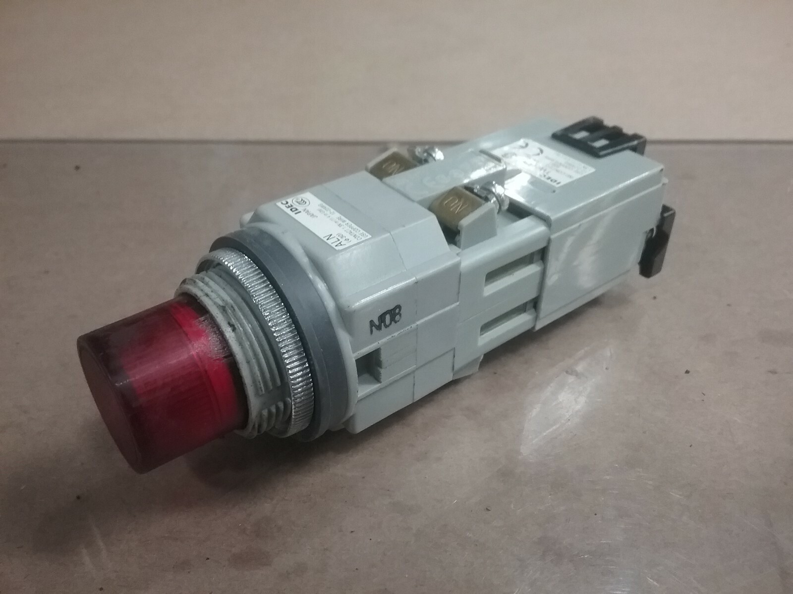 IDEC Illuminated Red Push Button Set of 2 BST010 for sale online | eBay