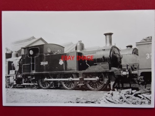 PHOTO SR EX LSWR CLASS G6 LOCO NO 30160 AT EASTLEIGH 1950 | eBay