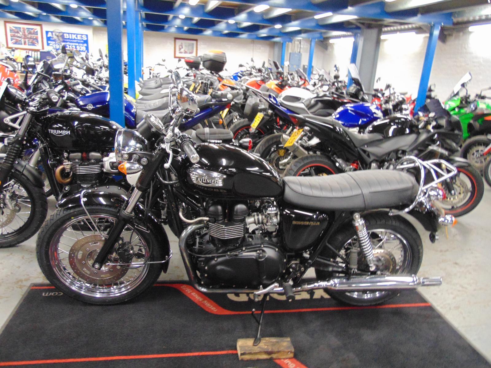 Triumph Bonneville 790 06 low miles 4338 classic naked roadster MOT £ ...