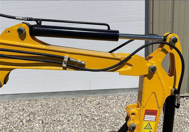 AGT 13.5HP Briggs & Stratton Engine H12 Mini Excavator 65" Max Digging ...