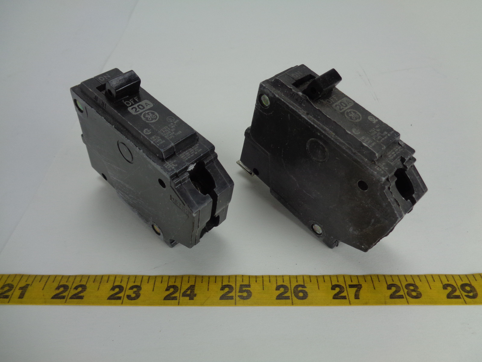 Lot of 2 GE General Electric Circuit Breaker 1 Pole 20 Amp THQB SKU 1V6 ...