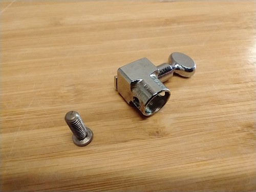 Singer Genuine Needle Clamp Part For Stylist 522 & Others Sewing ...