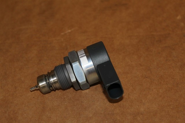 GENUINE VW FUEL PRESSURE REGULATOR 057130764AB 0281006075 2.0 TDI for ...