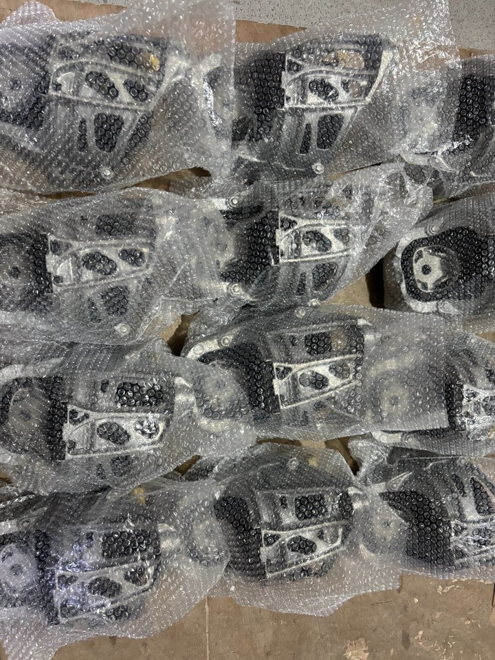 1 pair Engine Mounts(OEM ) 8R0199381 8K0199 For Audi A4 b8, Q5 ,A5,S5 ...