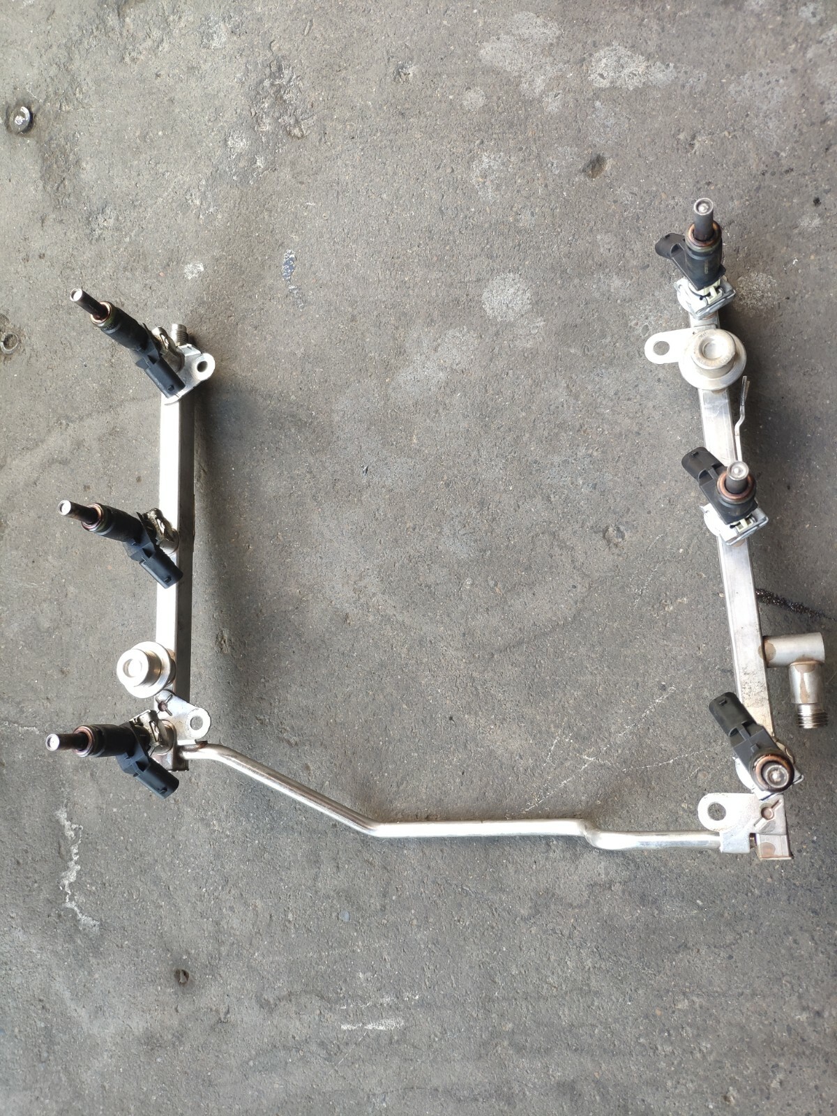 2006 MERCEDES E 350 W211 ENGINE FUEL RAIL W/FUEL INJECTORS 2720700995 ...
