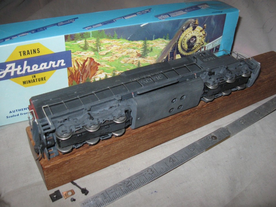 A9071 HO ATHEARN SOITHERN PACIFIC RR 8351 EMD SD40T-2 DIESEL LOCO | eBay