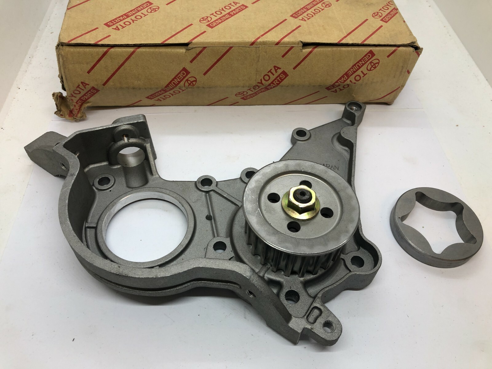 Toyota 1994-2002 Corolla Tercil Starlet, Others Oil Pump 15100-11110 ...